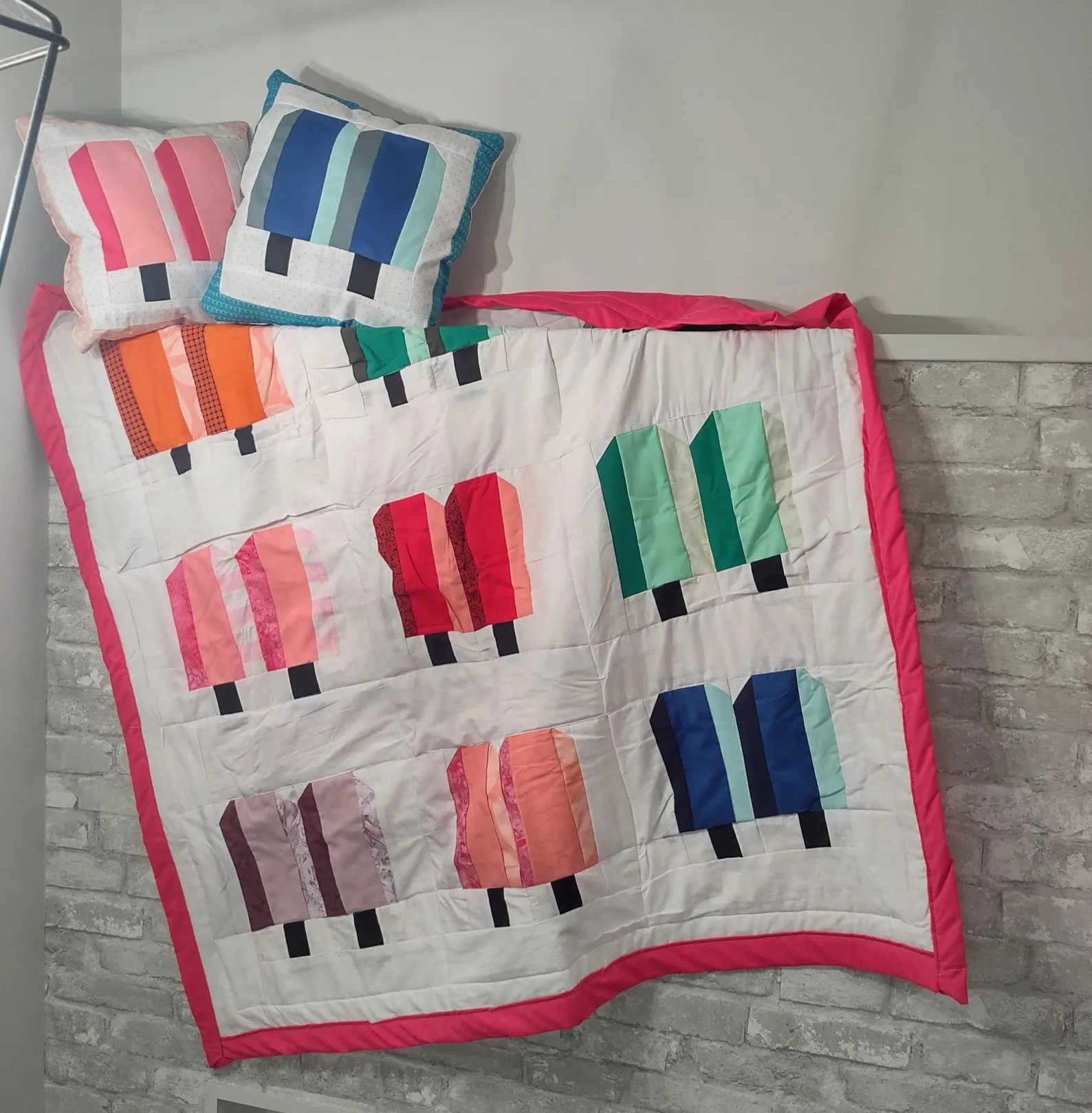 “Popsicle” Quilt Block Tutorial (with Pillow Project) for Beginners ...